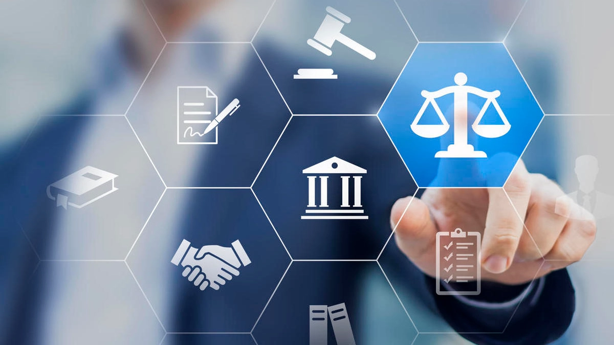 Pháp chế là gì? Sự khác nhau giữa pháp luật và pháp chế