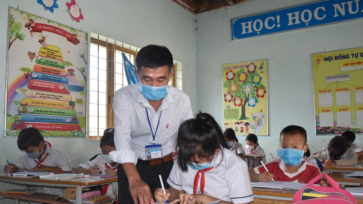 Hộ nghèo có được miễn giảm học phí không?