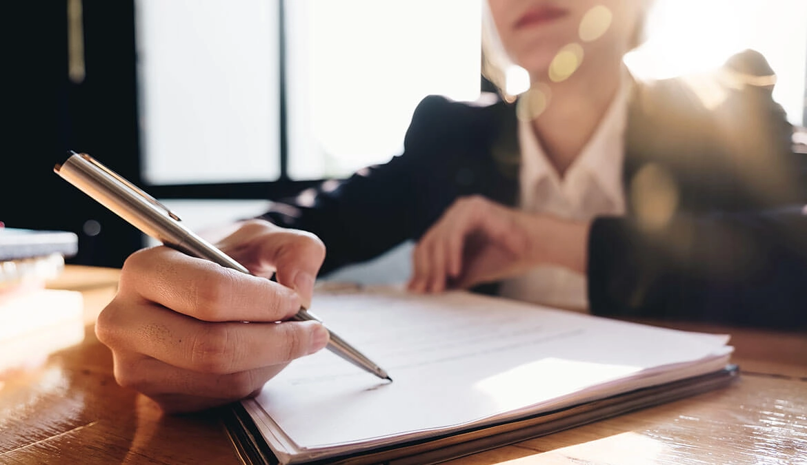 Hợp đồng dân sự chấm dứt trong trường hợp nào?