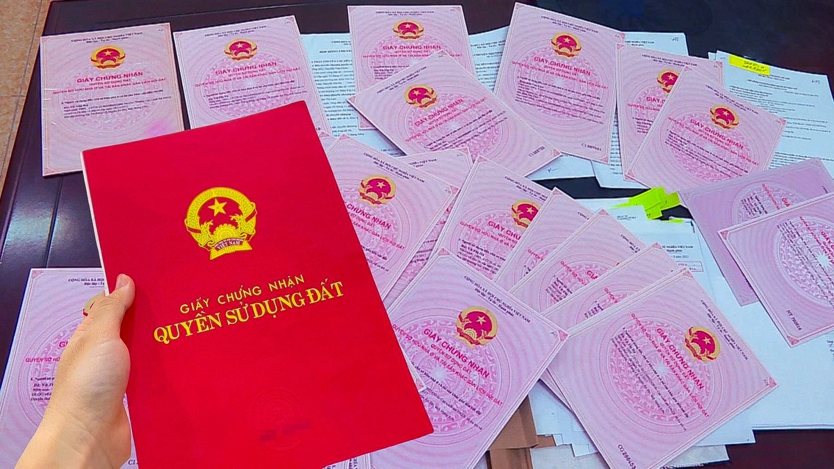 Mới: Trường hợp được ghi số định danh lên Sổ đỏ từ 16/10/2023